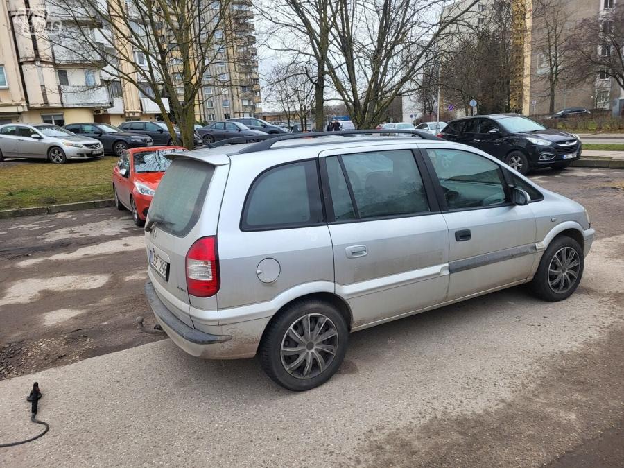 Opel Zafira 2003 Kauņa, ar dzinēja tilpumu 2.20 L un nobraukumu 350 tūkst. km par 299 €, foto 2 vietnē AUTOMOTO.COM.LV