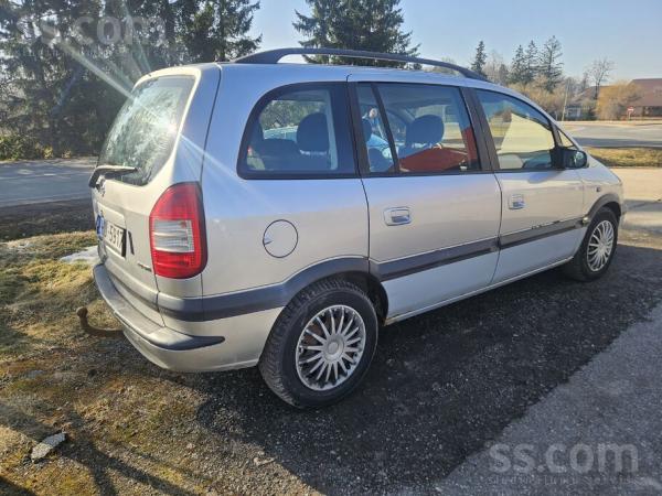 Opel Zafira 2003 in Valmiera, with an engine capacity of 2.00 L and mileage of 290 thousand km for 1090 €, photo 4 on AUTOMOTO.COM.LV