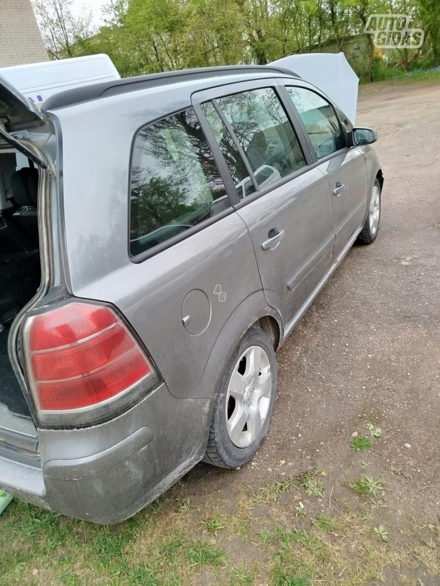 Opel Zafira 2003 Viļņa, ar dzinēja tilpumu 1.60 L un nobraukumu 308 tūkst. km par 650 €, foto 3 vietnē AUTOMOTO.COM.LV