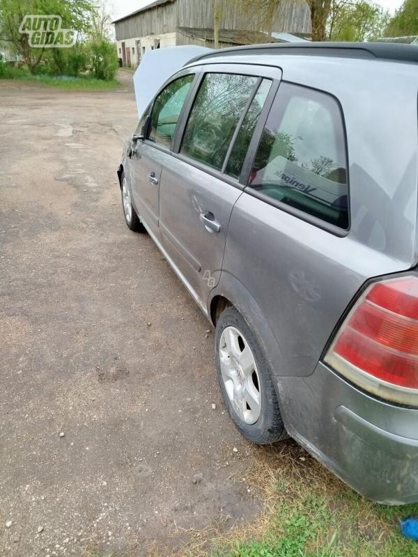 Opel Zafira 2003 Viļņa, ar dzinēja tilpumu 1.60 L un nobraukumu 308 tūkst. km par 650 €, foto 3 vietnē AUTOMOTO.COM.LV