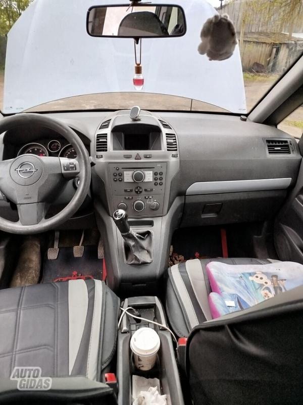 Opel Zafira 2003 Viļņa, ar dzinēja tilpumu 1.60 L un nobraukumu 308 tūkst. km par 650 €, foto 4 vietnē AUTOMOTO.COM.LV