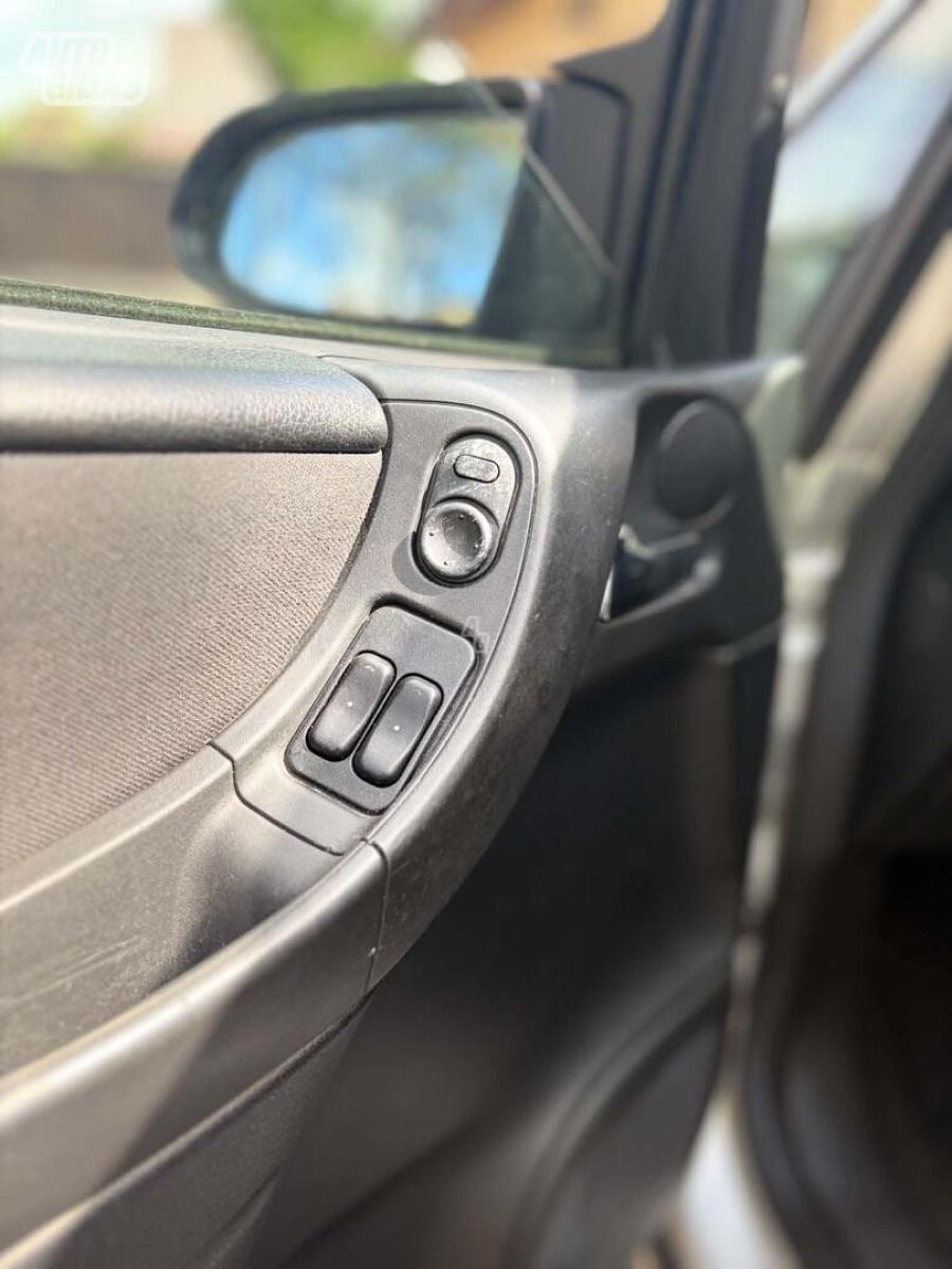 Opel Zafira 2003 in Vilnius, with an engine capacity of 2.00 L and mileage of 328 thousand km for 850 €, photo 19 on AUTOMOTO.COM.LV
