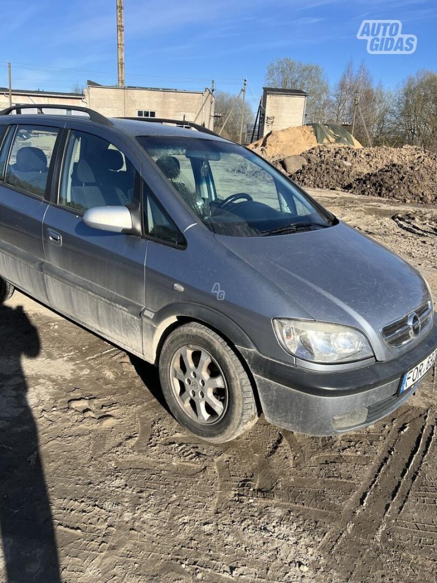 Opel Zafira 2004 in Birzai, with an engine capacity of 2.00 L and mileage of 319 thousand km for 820 €, photo 4 on AUTOMOTO.COM.LV