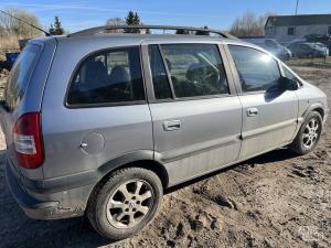 Opel Zafira 2004 in Birzai, with an engine capacity of 2.00 L and mileage of 319 thousand km for 820 €, photo 6 on AUTOMOTO.COM.LV