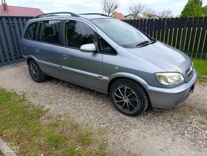 Opel Zafira 2004 in Marijampole, with an engine capacity of 2.20 L and mileage of 203 thousand km for 1050 €, photo 4 on AUTOMOTO.COM.LV