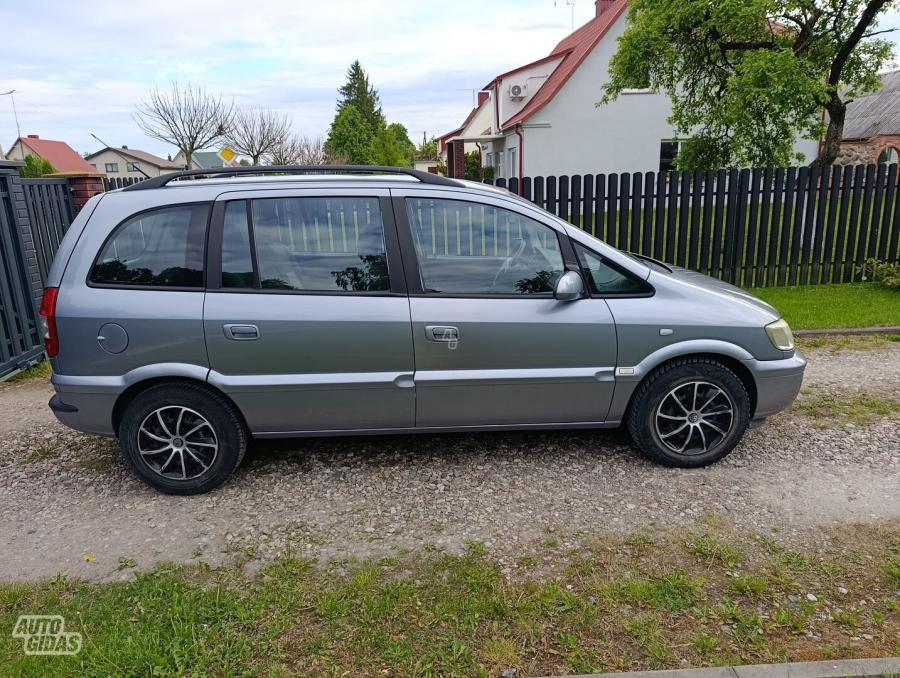 Opel Zafira 2004 in Marijampole, with an engine capacity of 2.20 L and mileage of 203 thousand km for 1050 €, photo 5 on AUTOMOTO.COM.LV