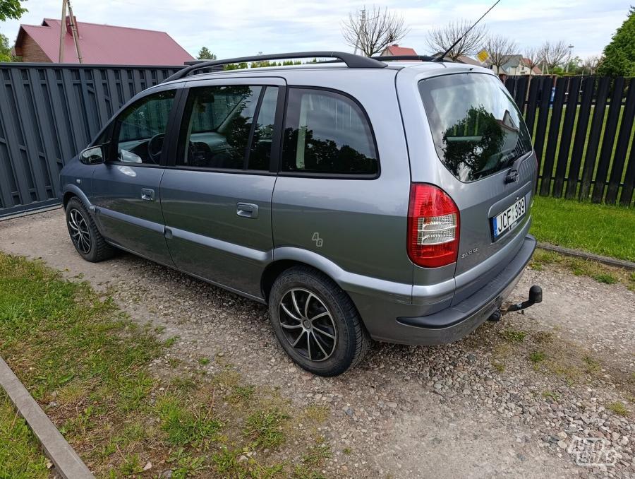 Opel Zafira 2004 in Marijampole, with an engine capacity of 2.20 L and mileage of 203 thousand km for 1050 €, photo 7 on AUTOMOTO.COM.LV