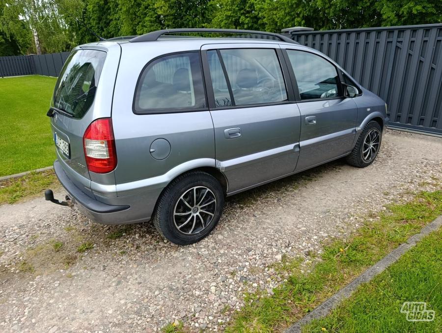 Opel Zafira 2004 in Marijampole, with an engine capacity of 2.20 L and mileage of 203 thousand km for 1050 €, photo 9 on AUTOMOTO.COM.LV