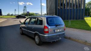Opel Zafira 2004 in Mazeikiai, with an engine capacity of 2.20 L and mileage of 329 thousand km for 470 €, photo 9 on AUTOMOTO.COM.LV