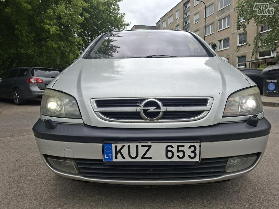 Opel Zafira 2004 in Vilnius, with an engine capacity of 2.20 L and mileage of 300 thousand km for 699 €, photo 3 on AUTOMOTO.COM.LV