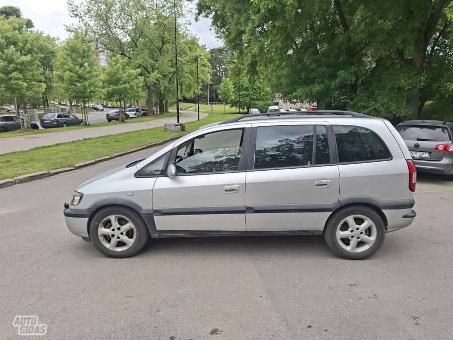 Opel Zafira 2004 in Vilnius, with an engine capacity of 2.20 L and mileage of 300 thousand km for 699 €, photo 8 on AUTOMOTO.COM.LV