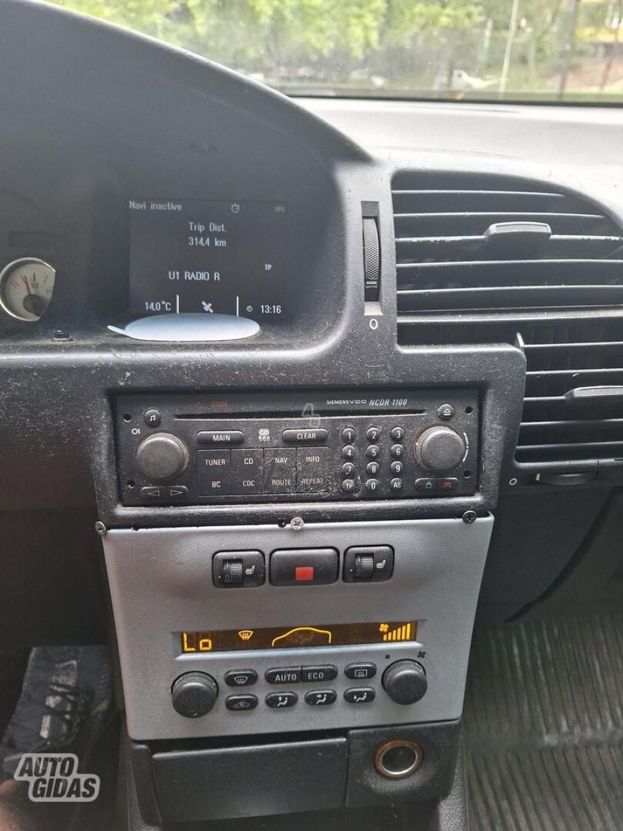 Opel Zafira 2004 in Vilnius, with an engine capacity of 2.20 L and mileage of 288 thousand km for 699 €, photo 10 on AUTOMOTO.COM.LV