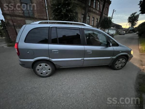 Opel Zafira 2004 Daugavpils, ar dzinēja tilpumu 2.20 L un nobraukumu 283 tūkst. km par 500 €, foto 4 vietnē AUTOMOTO.COM.LV