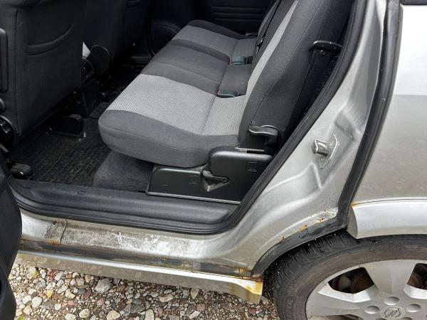 Opel Zafira 2004 Viļņa, ar dzinēja tilpumu 2.00 L un nobraukumu 196 tūkst. km par 500 €, foto 9 vietnē AUTOMOTO.COM.LV