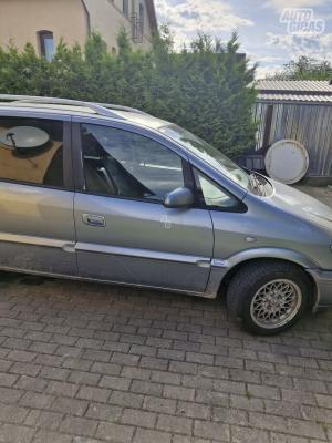 Opel Zafira 2004 in Vilnius, with an engine capacity of 2.00 L and mileage of 330 thousand km for 1000 €, photo 6 on AUTOMOTO.COM.LV