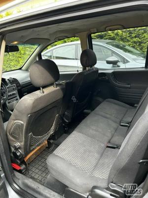 Opel Zafira 2004 in Vilnius, with an engine capacity of 2.00 L and mileage of 330 thousand km for 1000 €, photo 8 on AUTOMOTO.COM.LV