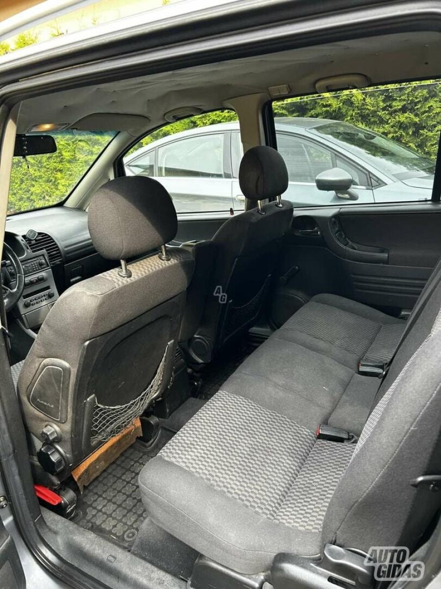 Opel Zafira 2004 in Vilnius, with an engine capacity of 2.00 L and mileage of 330 thousand km for 1000 €, photo 8 on AUTOMOTO.COM.LV
