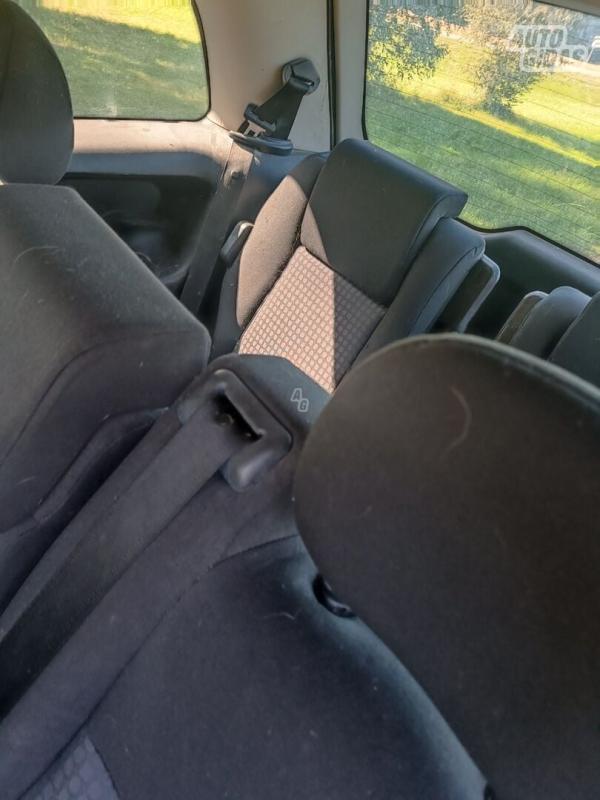 Opel Zafira 2004 in Vilnius, with an engine capacity of 1.80 L and mileage of 0 thousand km for 450 €, photo 3 on AUTOMOTO.COM.LV