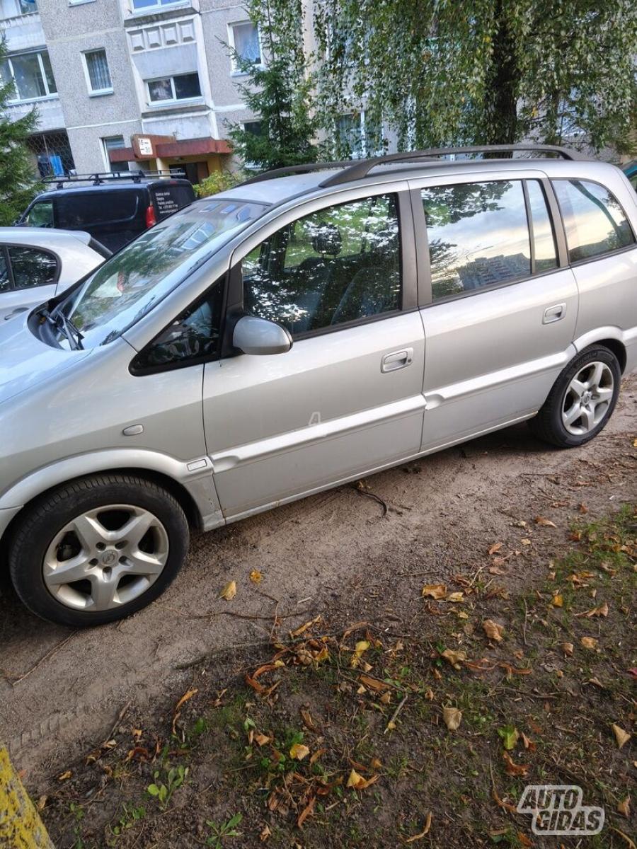 Opel Zafira 2004 Kauņa, ar dzinēja tilpumu 2.00 L un nobraukumu 331 tūkst. km par 1100 €, foto 4 vietnē AUTOMOTO.COM.LV