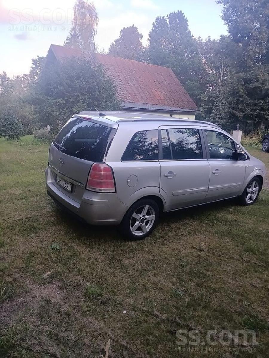 Opel Zafira 2005 Rēzekne, ar dzinēja tilpumu 1.90 L un nobraukumu 344 tūkst. km par 900 €, foto 4 vietnē AUTOMOTO.COM.LV