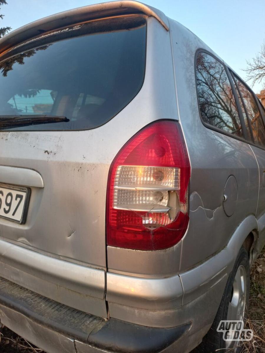 Opel Zafira 2005 in Kaunas, with an engine capacity of 2.20 L and mileage of 166 thousand km for 999 €, photo 3 on AUTOMOTO.COM.LV