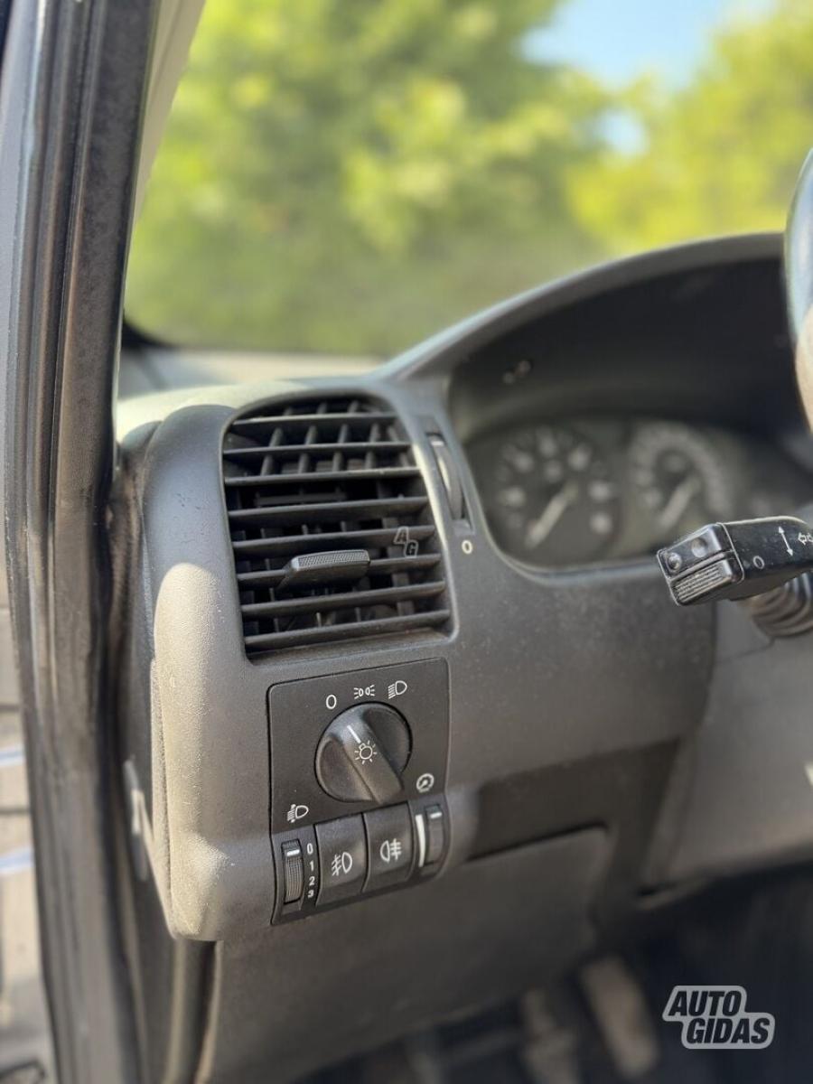 Opel Zafira 2005 Kauņa, ar dzinēja tilpumu 2.20 L un nobraukumu 299 tūkst. km par 650 €, foto 19 vietnē AUTOMOTO.COM.LV