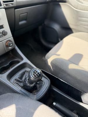 Opel Zafira 2005 Kauņa, ar dzinēja tilpumu 2.20 L un nobraukumu 299 tūkst. km par 650 €, foto 22 vietnē AUTOMOTO.COM.LV