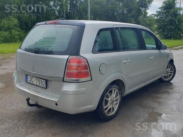 Opel Zafira 2005 Jelgava, ar dzinēja tilpumu 1.90 L un nobraukumu 399 tūkst. km par 1100 €, foto 3 vietnē AUTOMOTO.COM.LV