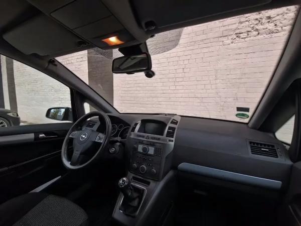 Opel Zafira 2005 Rīga, ar dzinēja tilpumu 1.90 L un nobraukumu 303 tūkst. km par 1190 €, foto 2 vietnē AUTOMOTO.COM.LV