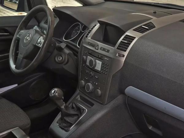 Opel Zafira 2005 Rīga, ar dzinēja tilpumu 1.90 L un nobraukumu 303 tūkst. km par 1190 €, foto 5 vietnē AUTOMOTO.COM.LV