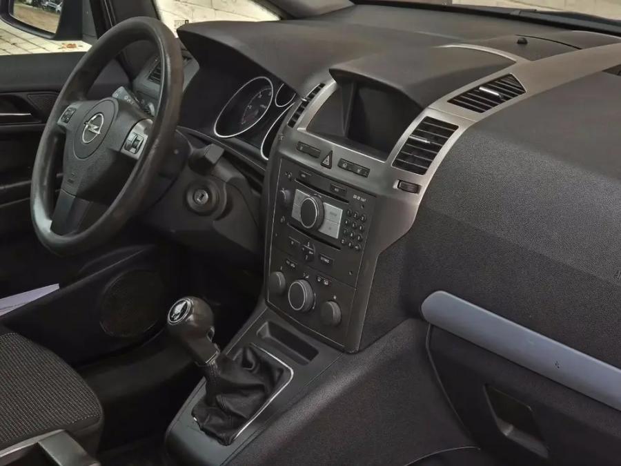 Opel Zafira 2005 Rīga, ar dzinēja tilpumu 1.90 L un nobraukumu 303 tūkst. km par 1190 €, foto 6 vietnē AUTOMOTO.COM.LV