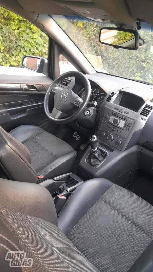 Opel Zafira 2005 in Prienai, with an engine capacity of 1.90 L and mileage of 403 thousand km for 1300 €, photo 7 on AUTOMOTO.COM.LV
