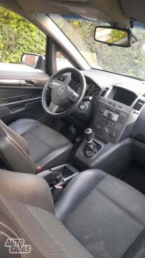Opel Zafira 2005 in Prienai, with an engine capacity of 1.90 L and mileage of 403 thousand km for 1300 €, photo 8 on AUTOMOTO.COM.LV