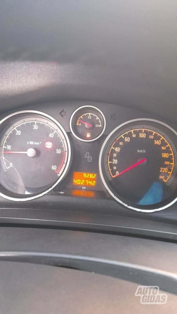 Opel Zafira 2005 in Prienai, with an engine capacity of 1.90 L and mileage of 403 thousand km for 1300 €, photo 8 on AUTOMOTO.COM.LV