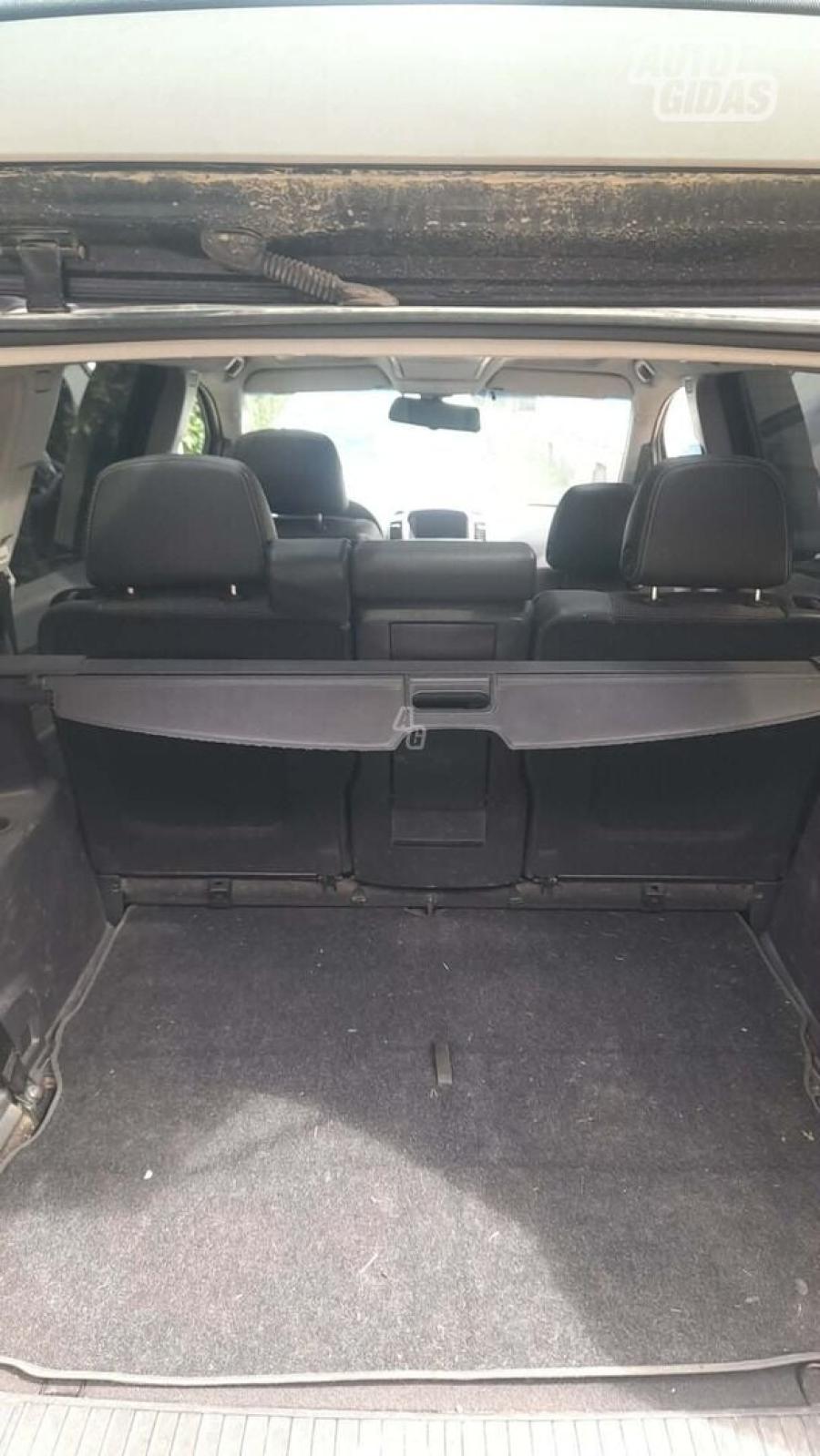 Opel Zafira 2005 in Prienai, with an engine capacity of 1.90 L and mileage of 403 thousand km for 1300 €, photo 12 on AUTOMOTO.COM.LV