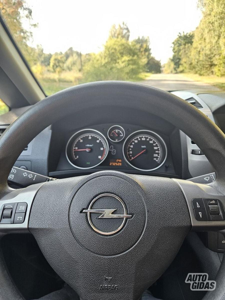 Opel Zafira 2005 Šilutė, ar dzinēja tilpumu 1.90 L un nobraukumu 278 tūkst. km par 1650 €, foto 9 vietnē AUTOMOTO.COM.LV