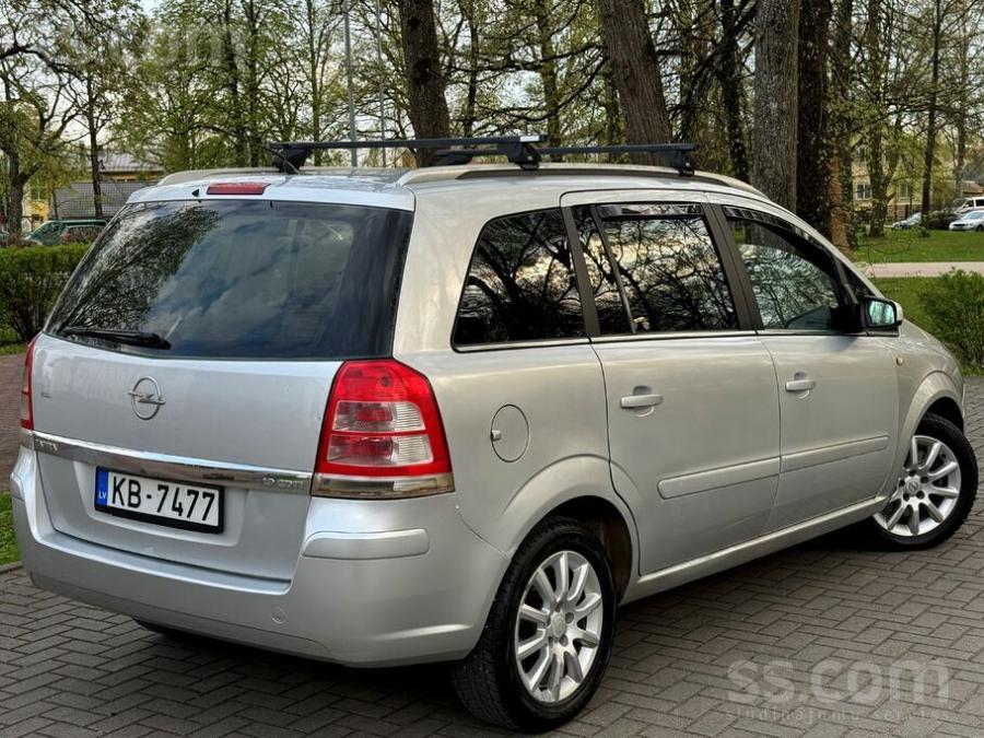 Opel Zafira 2006 in Jelgava, with an engine capacity of 1.90 L and mileage of 353 thousand km for 1650 €, photo 4 on AUTOMOTO.COM.LV