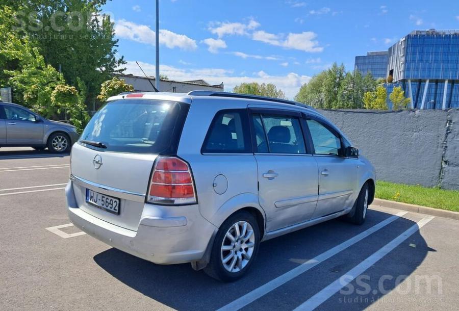 Opel Zafira 2006 in Riga, with an engine capacity of 1.60 L and mileage of 283 thousand km for 1500 €, photo 5 on AUTOMOTO.COM.LV
