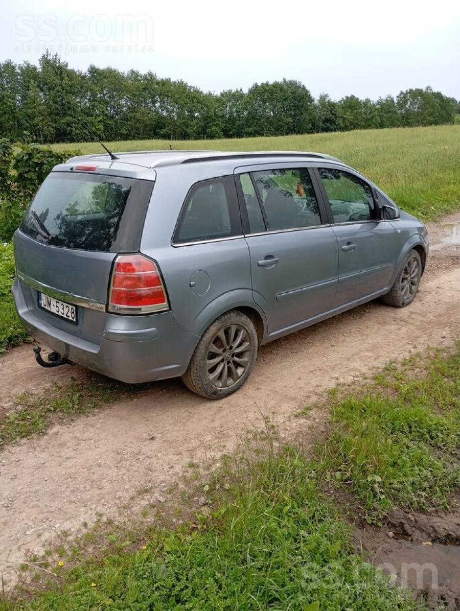 Opel Zafira 2006 in Jekabpils, with an engine capacity of 1.90 L and mileage of 328 thousand km for 1450 €, photo 1 on AUTOMOTO.COM.LV