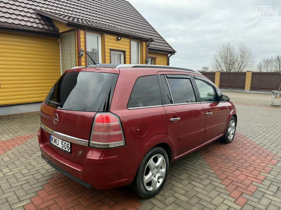Opel Zafira 2006 Panevēža, ar dzinēja tilpumu 1.90 L un nobraukumu 330 tūkst. km par 1550 €, foto 4 vietnē AUTOMOTO.COM.LV