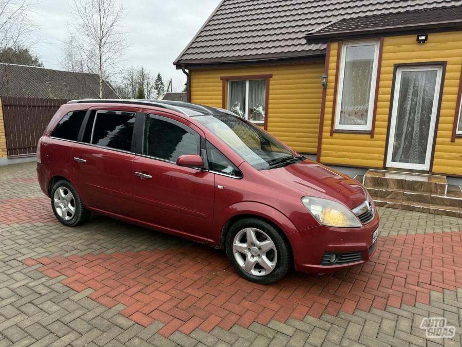 Opel Zafira 2006 Panevēža, ar dzinēja tilpumu 1.90 L un nobraukumu 330 tūkst. km par 1550 €, foto 5 vietnē AUTOMOTO.COM.LV