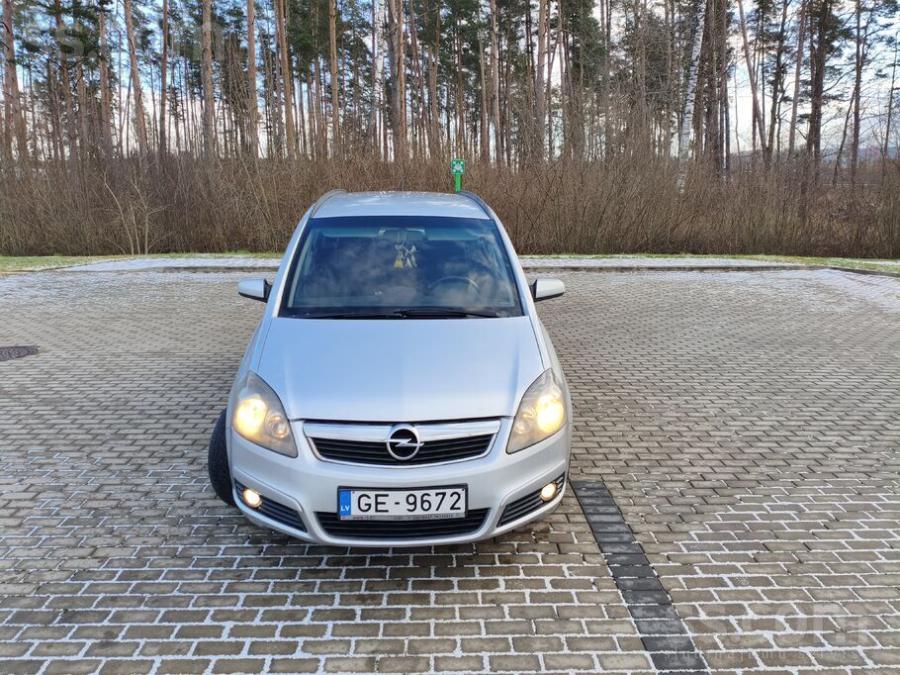 Opel Zafira 2006 in Jelgava, with an engine capacity of 1.90 L and mileage of 272 thousand km for 1500 €, photo 4 on AUTOMOTO.COM.LV