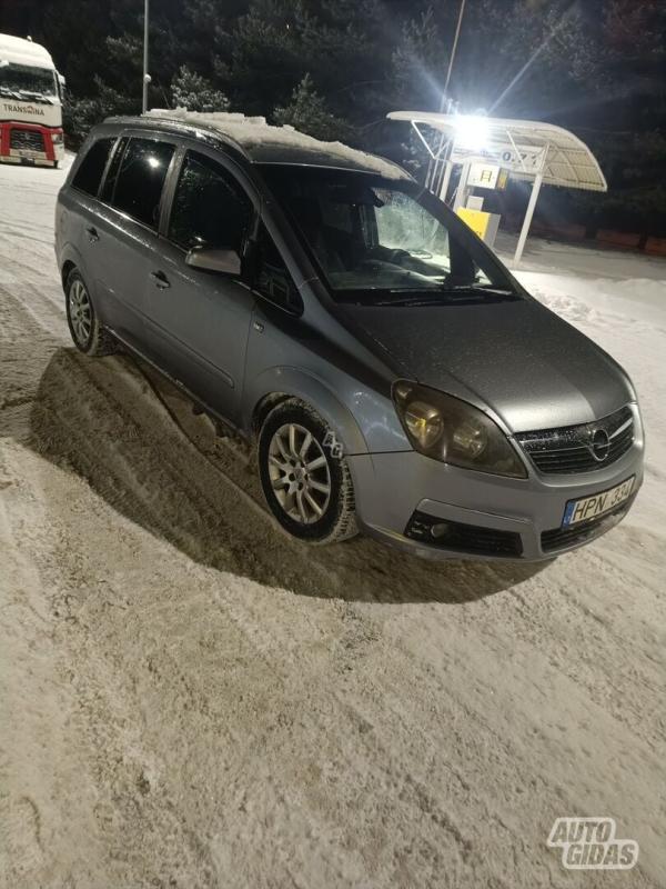 Opel Zafira 2006 in Jurbarkas, with an engine capacity of 1.90 L and mileage of 391 thousand km for 1300 €, photo 3 on AUTOMOTO.COM.LV