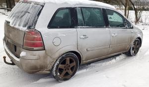 Opel Zafira 2006 Šauļi, ar dzinēja tilpumu 1.90 L un nobraukumu 313 tūkst. km par 1100 €, foto 3 vietnē AUTOMOTO.COM.LV
