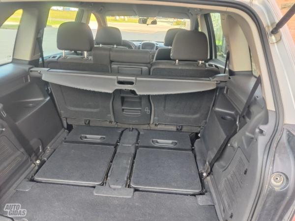 Opel Zafira 2006 in Siauliai, with an engine capacity of 1.90 L and mileage of 245 thousand km for 950 €, photo 5 on AUTOMOTO.COM.LV