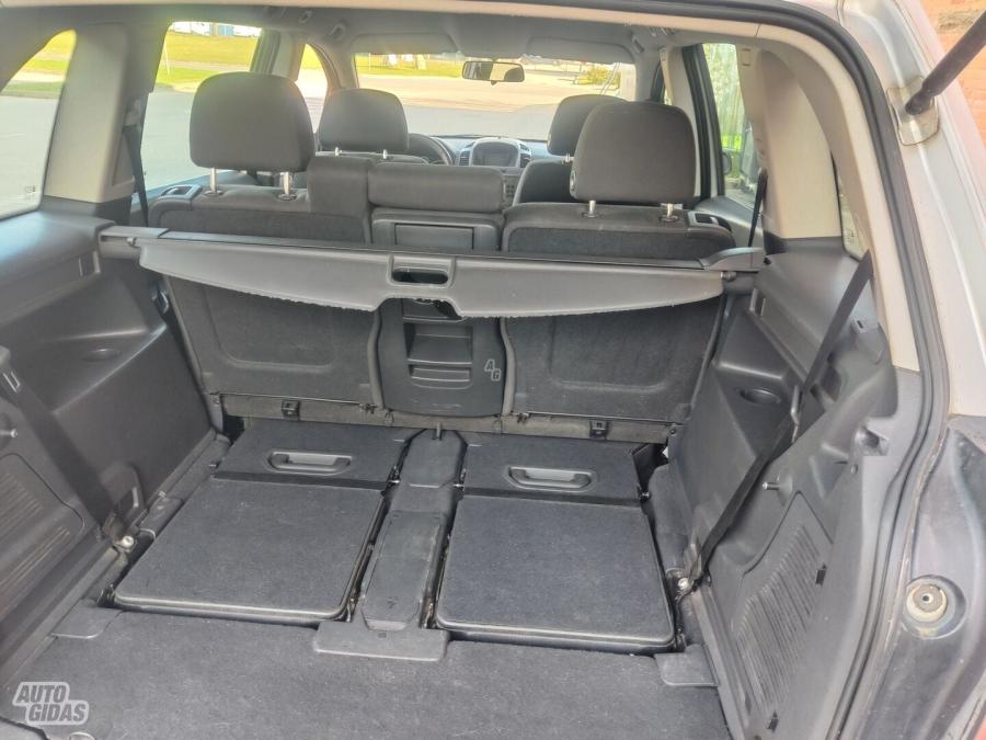Opel Zafira 2006 in Siauliai, with an engine capacity of 1.90 L and mileage of 245 thousand km for 950 €, photo 6 on AUTOMOTO.COM.LV