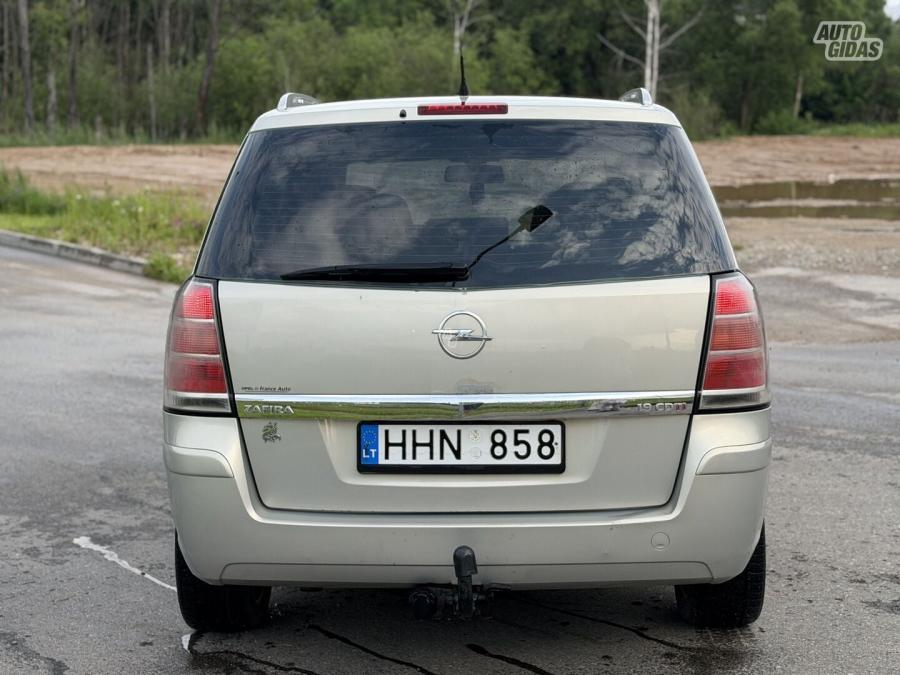 Opel Zafira 2006 in Utena, with an engine capacity of 1.90 L and mileage of 305 thousand km for 1500 €, photo 7 on AUTOMOTO.COM.LV