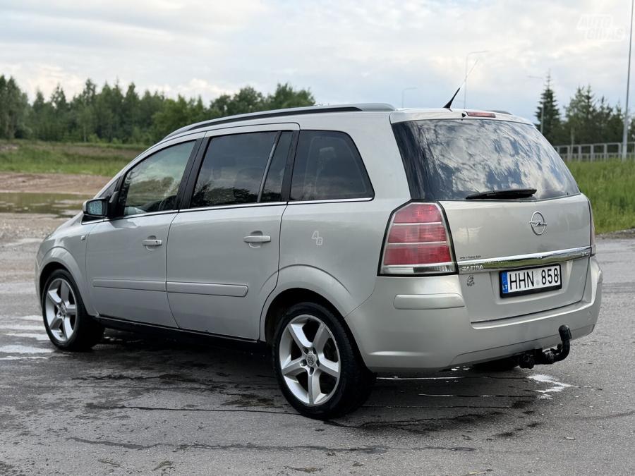 Opel Zafira 2006 in Utena, with an engine capacity of 1.90 L and mileage of 305 thousand km for 1500 €, photo 8 on AUTOMOTO.COM.LV