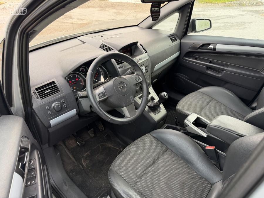 Opel Zafira 2006 in Utena, with an engine capacity of 1.90 L and mileage of 305 thousand km for 1500 €, photo 11 on AUTOMOTO.COM.LV