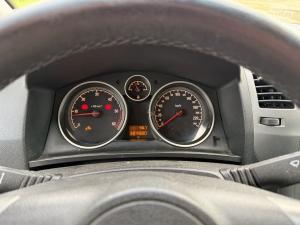 Opel Zafira 2006 in Utena, with an engine capacity of 1.90 L and mileage of 305 thousand km for 1500 €, photo 13 on AUTOMOTO.COM.LV